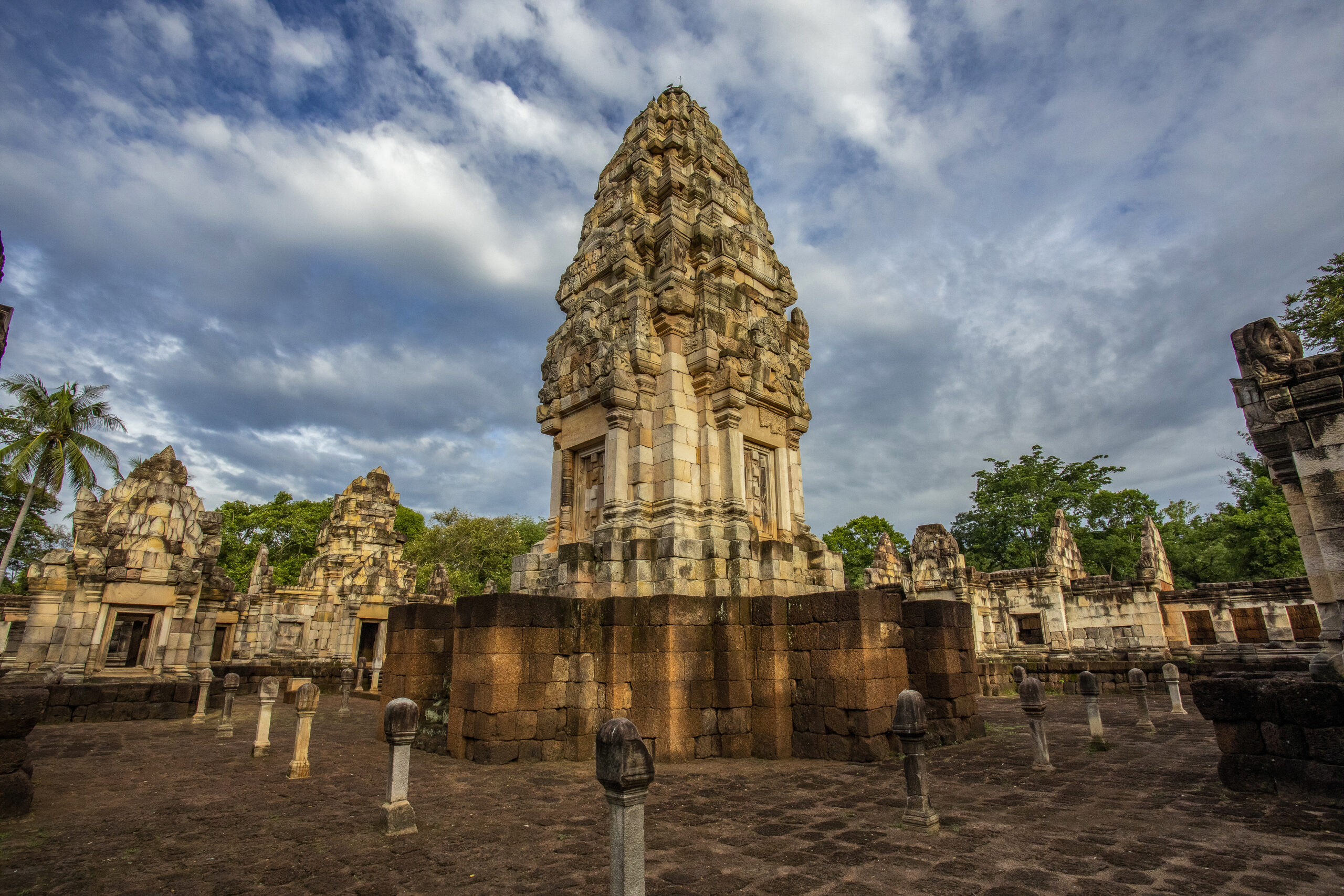 Prasat Sdok Kok Thom - Amazing Thailand
